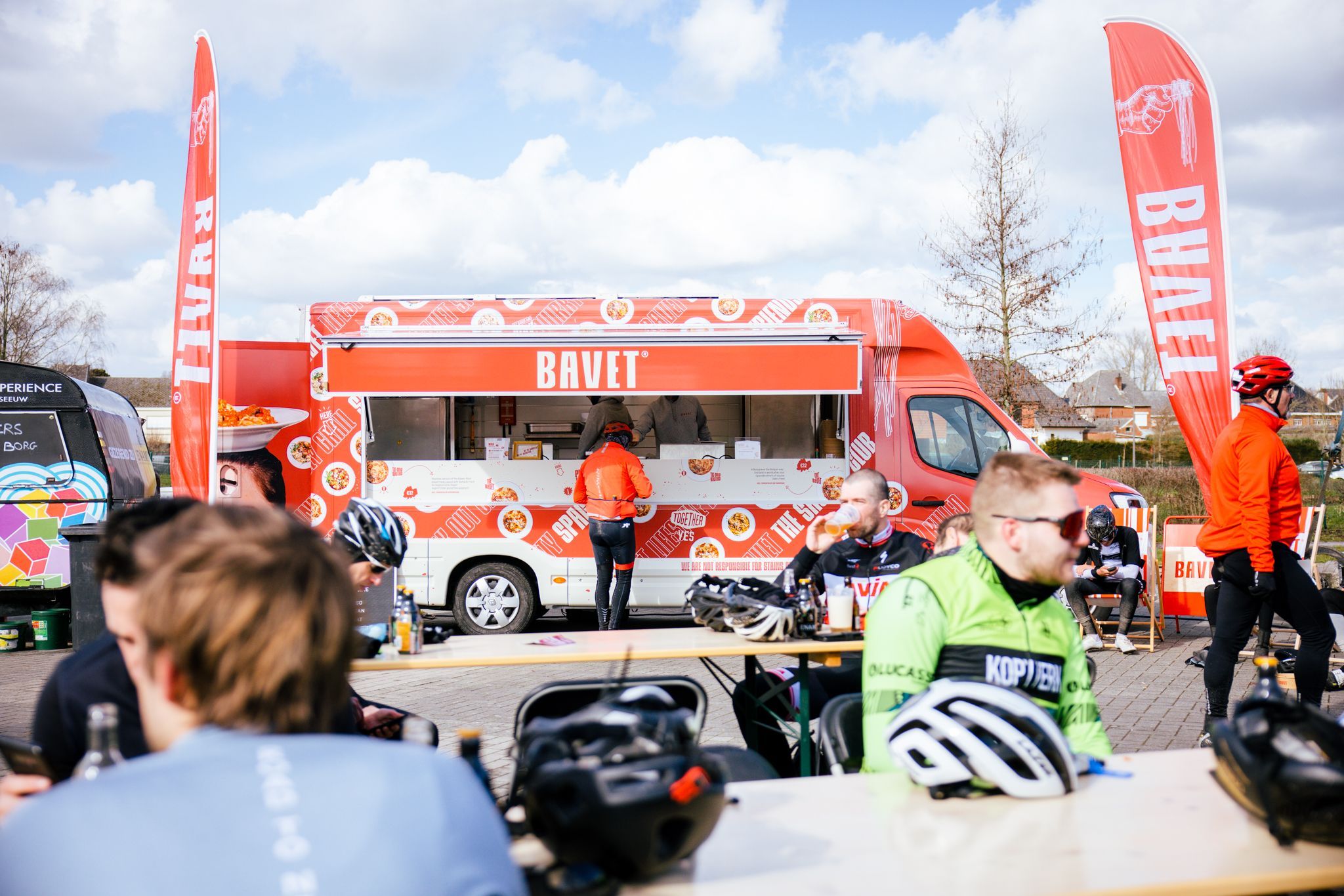 SAUCY HAPPINESS ON THE MOVE - Bavet